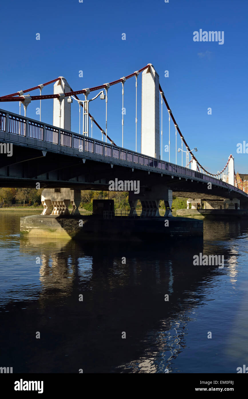 Chelsea Bridge, London, United Kingdom Stock Photo - Alamy