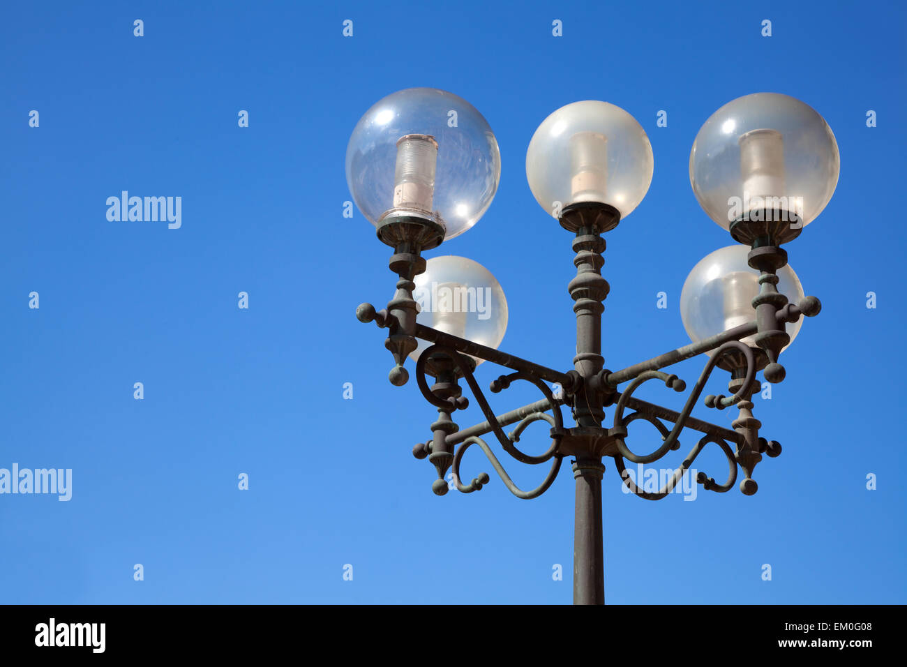 Single Street Lamp High Resolution Stock Photography and Images - Alamy
