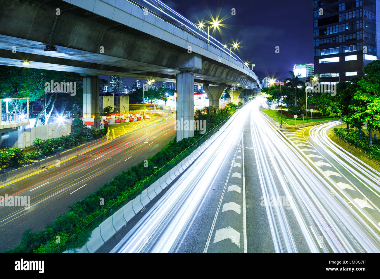 traffic in city at night Stock Photo - Alamy