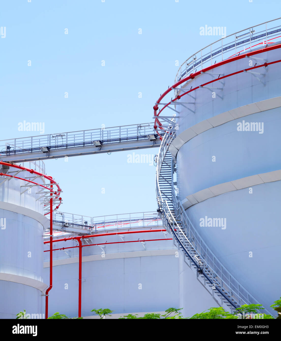 Oil storage tanks Stock Photo - Alamy