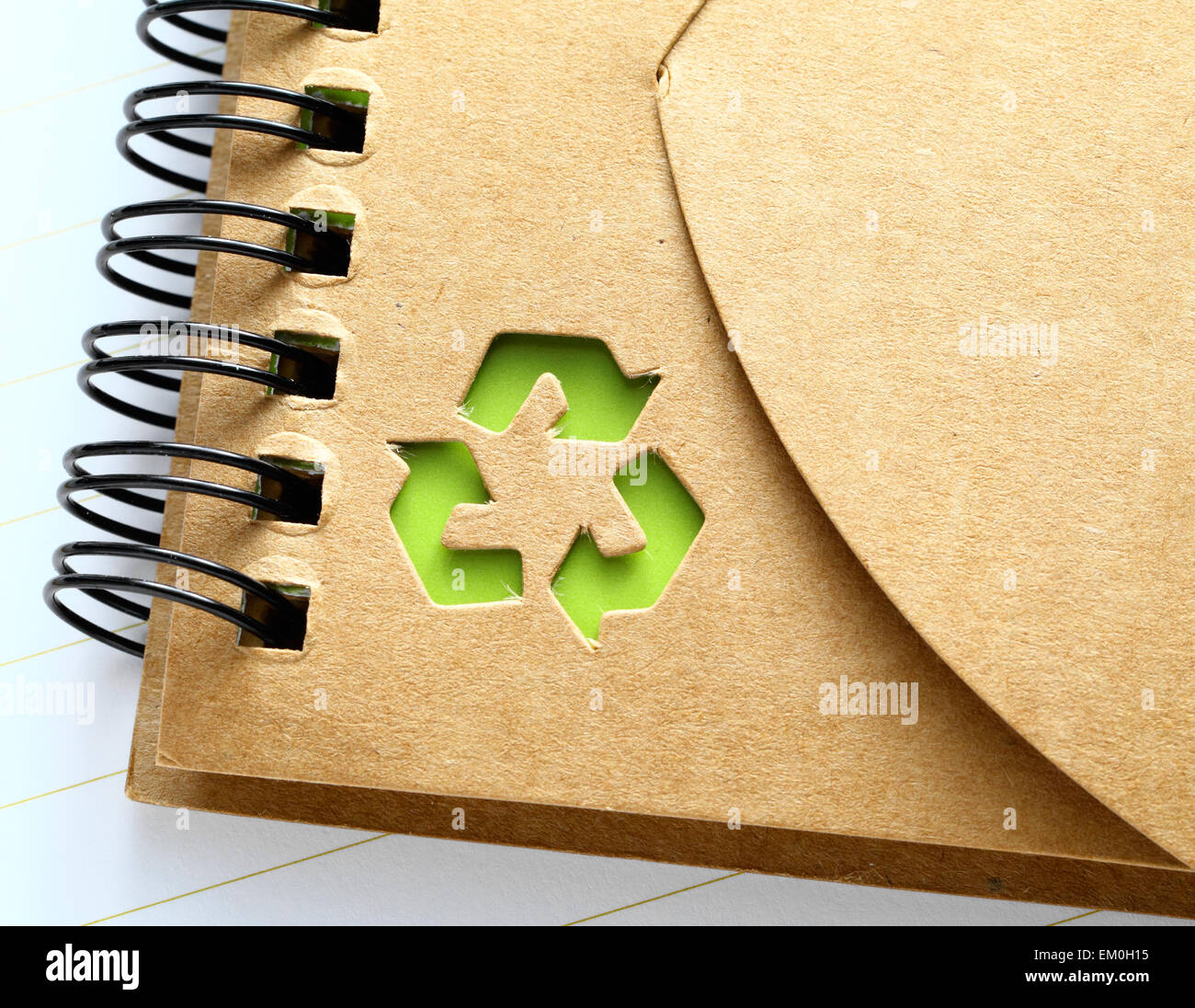 Spiral note with recycle mark Stock Photo - Alamy