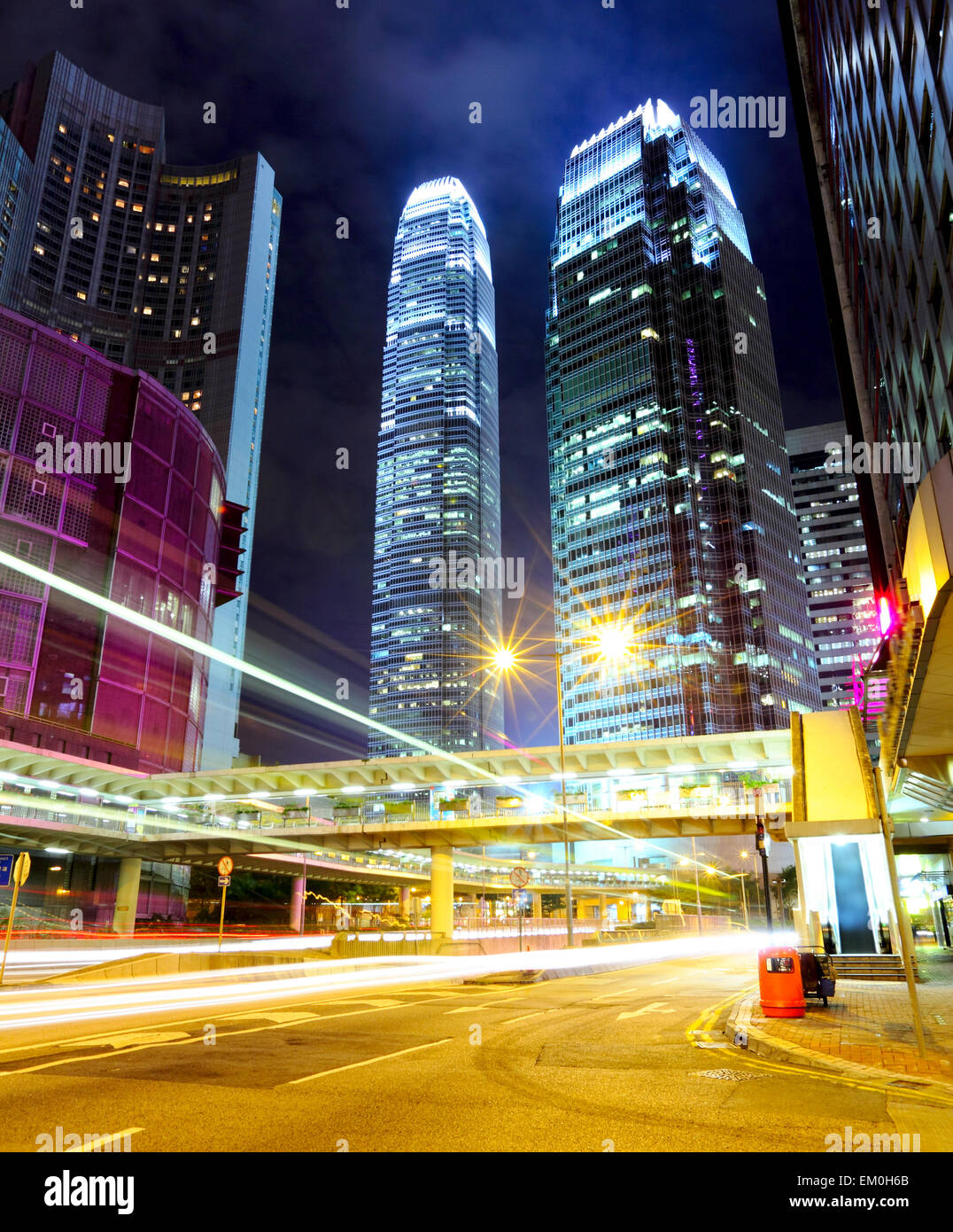 traffic in city at night Stock Photo - Alamy