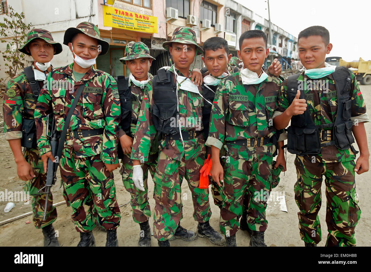 Army teamwork hi-res stock photography and images - Alamy