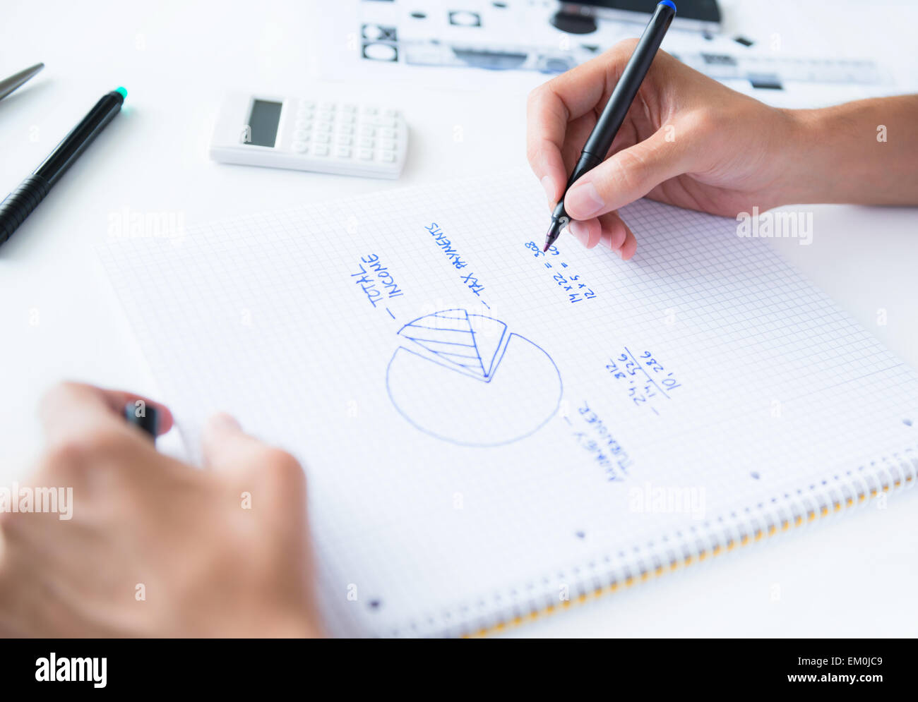 Calculation with chart hi-res stock photography and images - Alamy