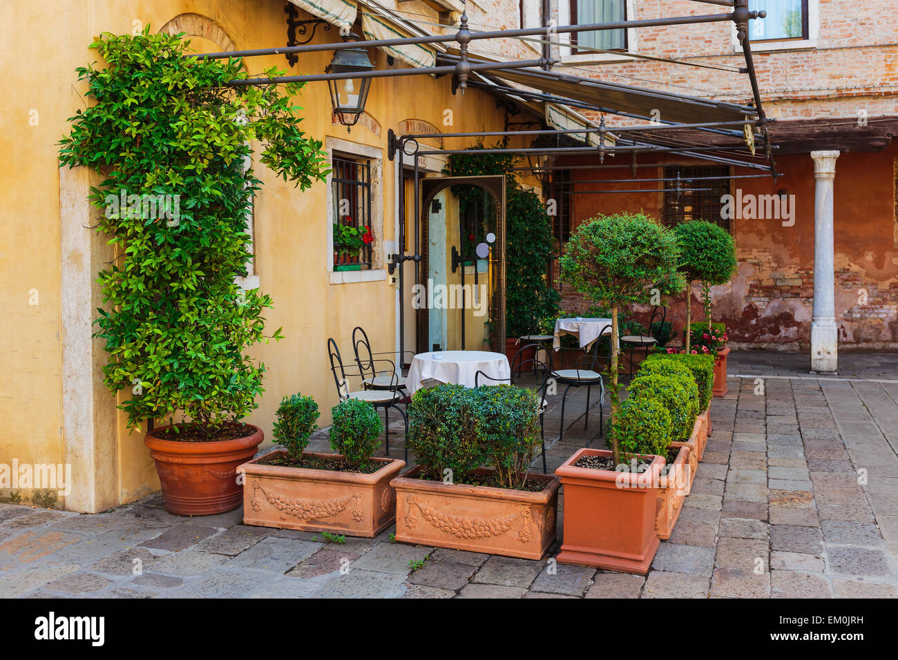 Italy venice street cafe hi-res stock photography and images - Alamy