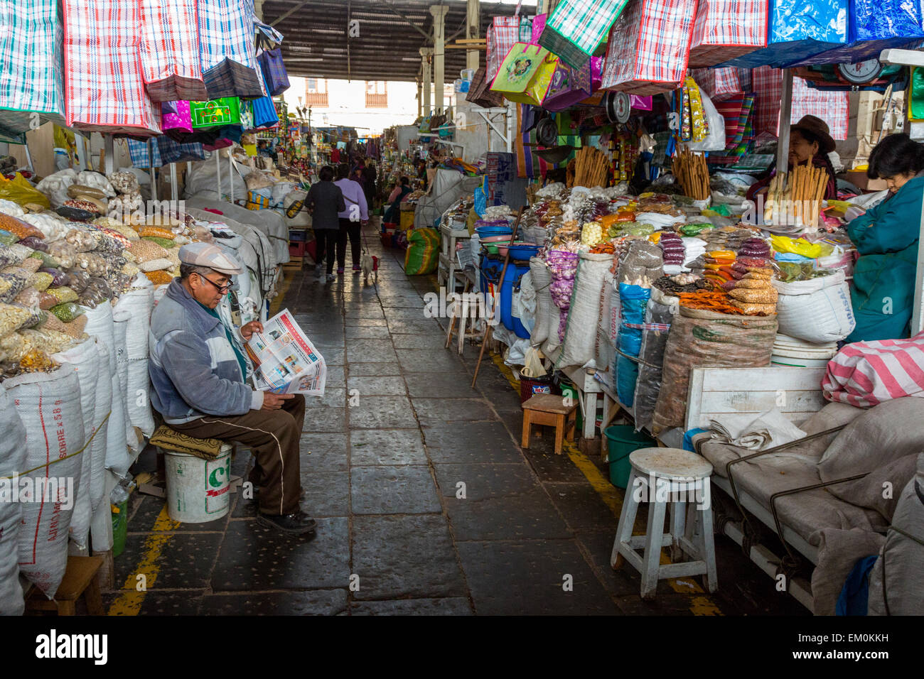 Cusco peru market hi-res stock photography and images - Alamy