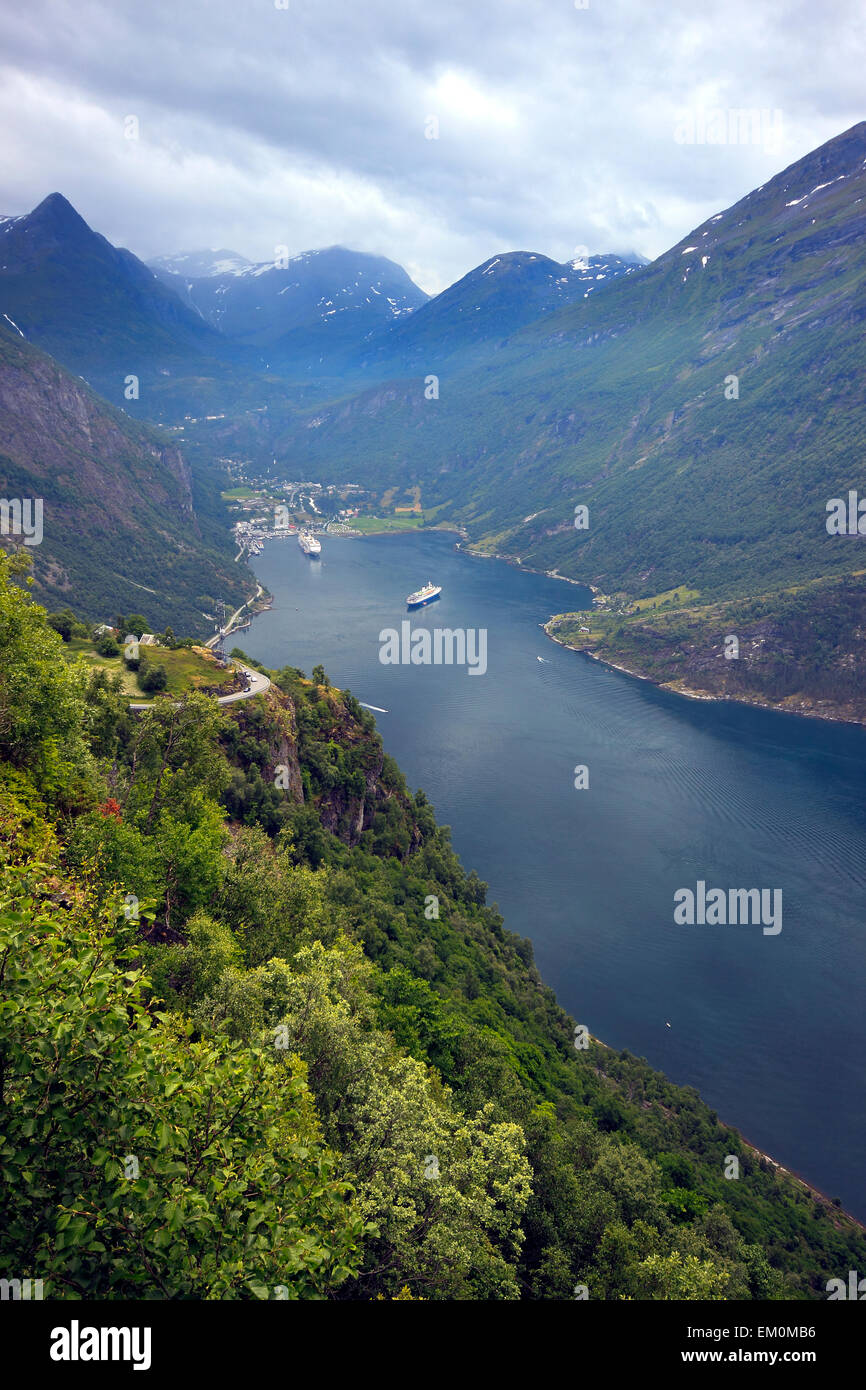 Geiranger fiord flydal viewpoint mountains hi-res stock photography and ...