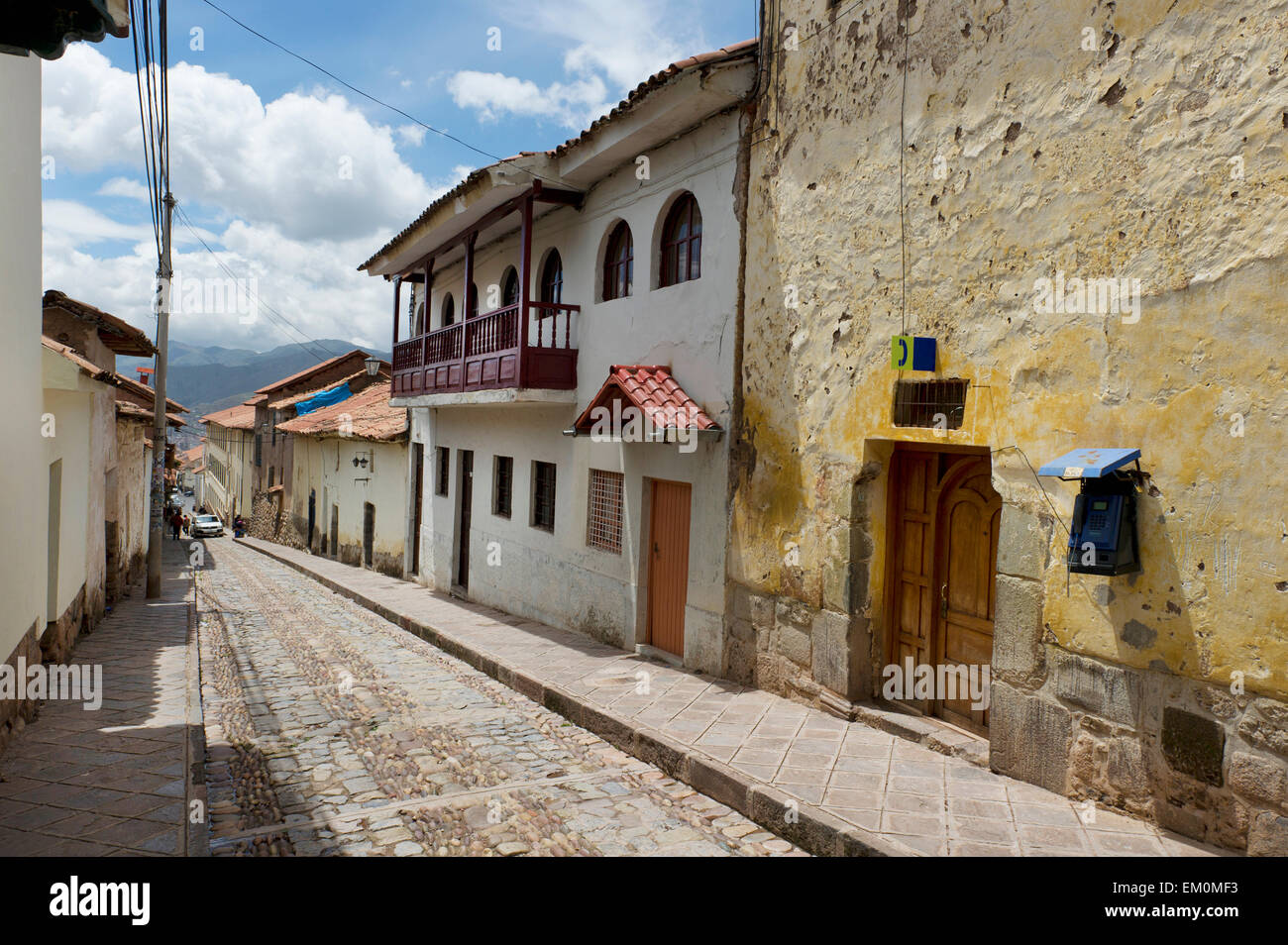 Narrow Street; Cusco Peru Stock Photo - Alamy