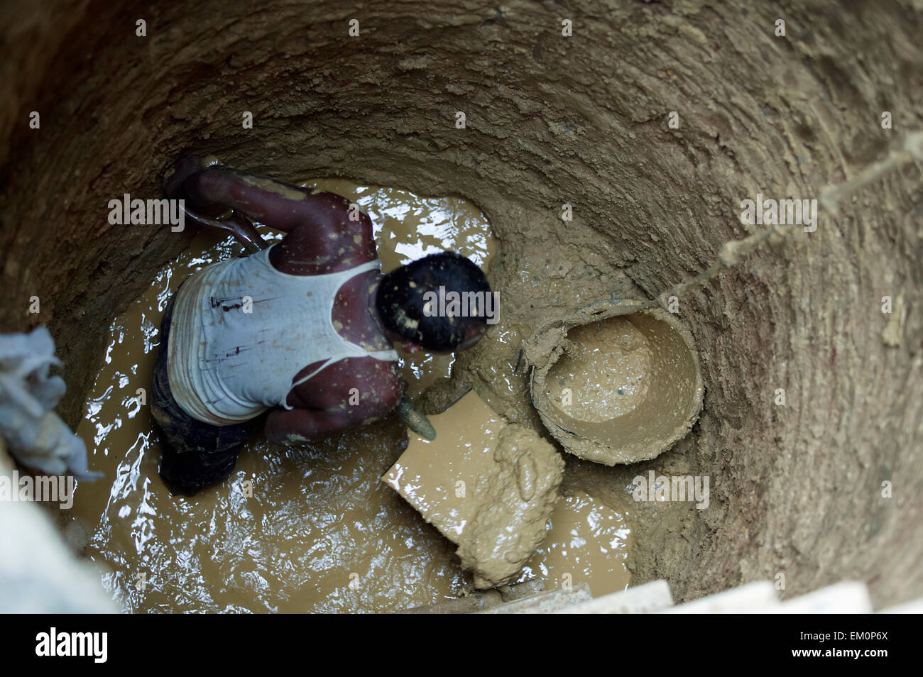 Man digging water well hi-res stock photography and images - Alamy