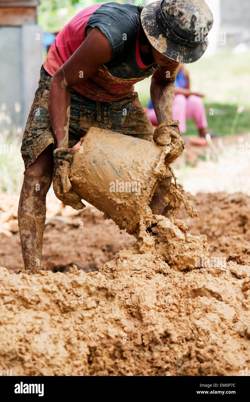 Man digging well hi-res stock photography and images - Alamy