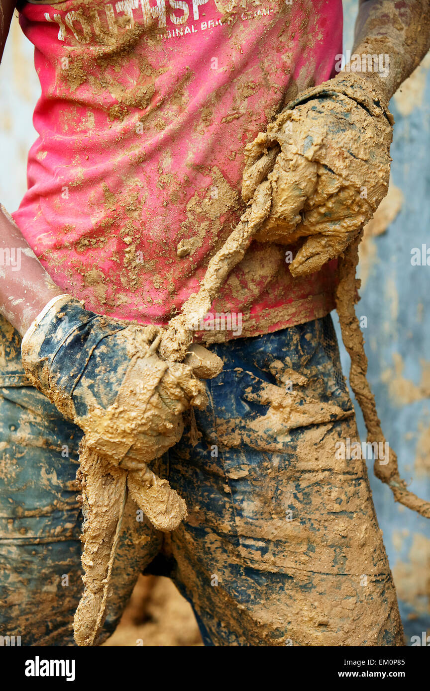 Man digging well hi-res stock photography and images - Alamy