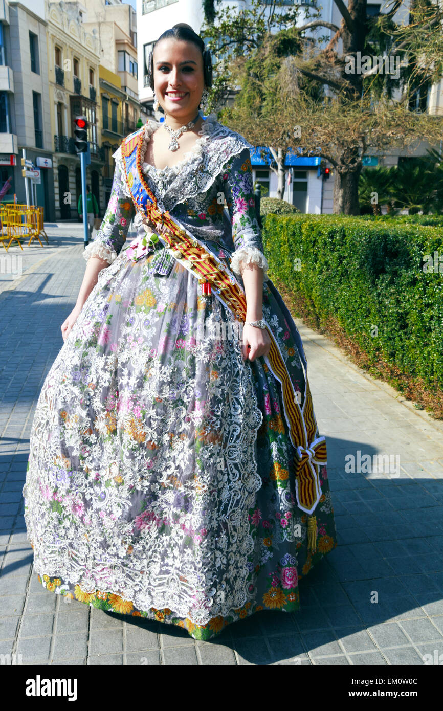 Young Spanish woman in traditional Valencian costume Stock Photo - Alamy
