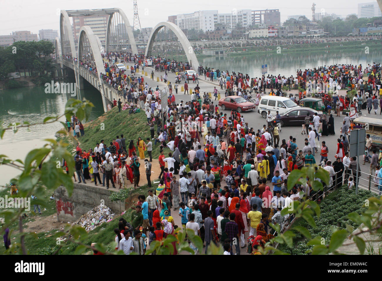 Dhaka, Bangladesh. 14th April, 2015. Peoples gathered at Hatirjil to ...