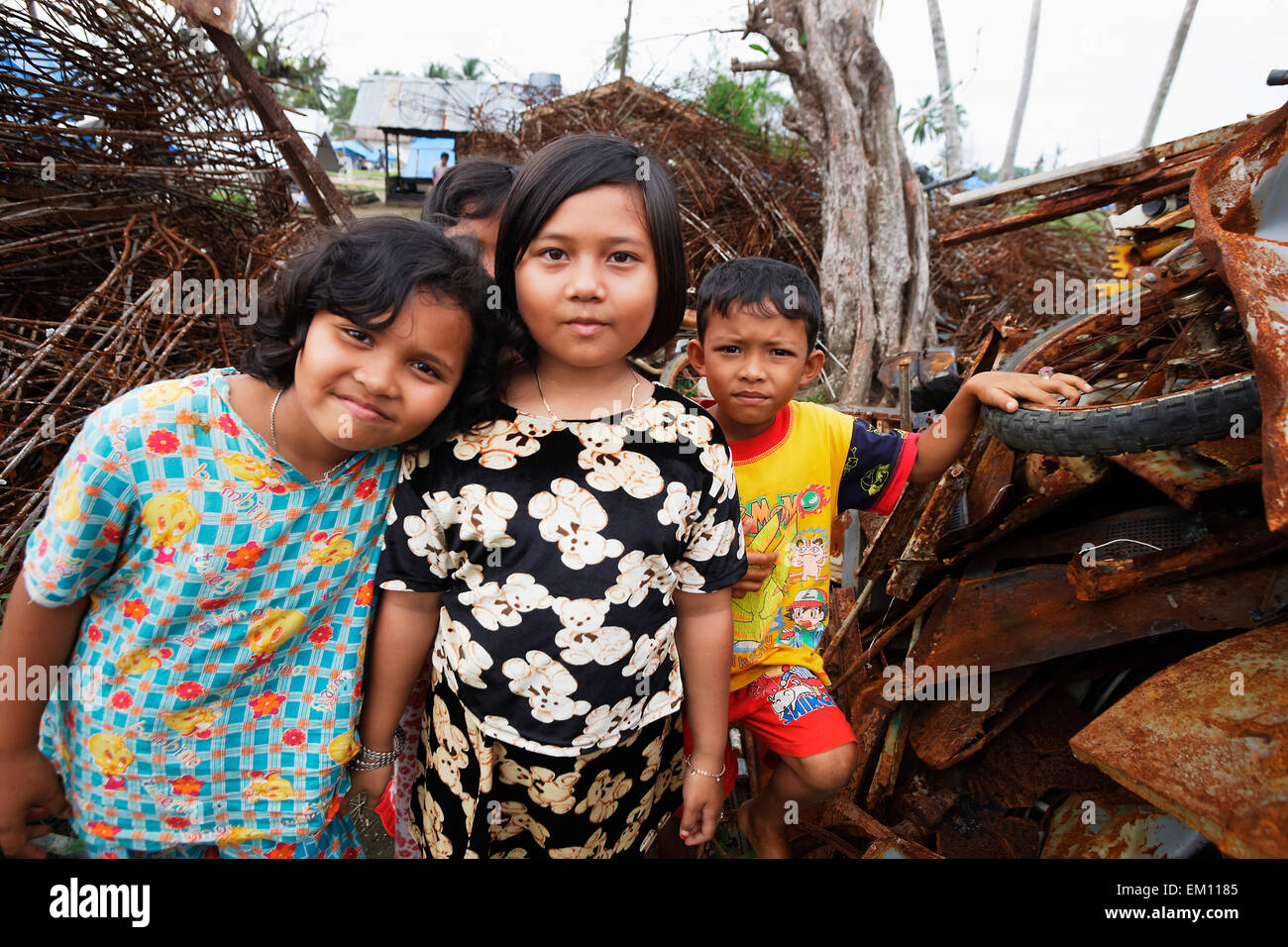 Indonesia children 2004 hi-res stock photography and images - Alamy