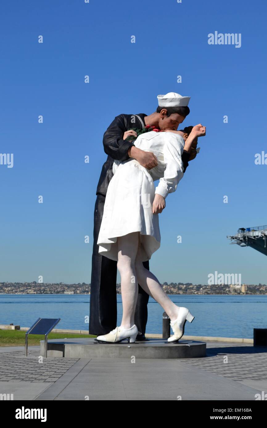 Vj day kiss times square hi-res stock photography and images - Alamy