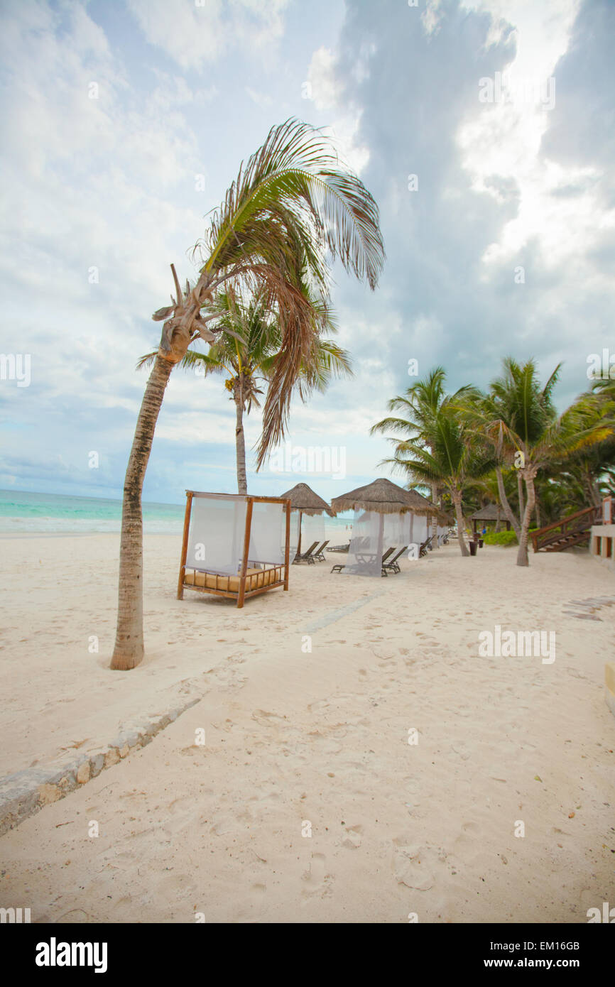 Big empty beach hi-res stock photography and images - Alamy