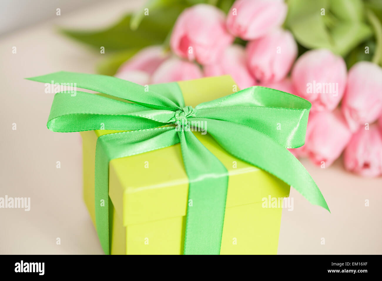 Spring present hi-res stock photography and images - Alamy