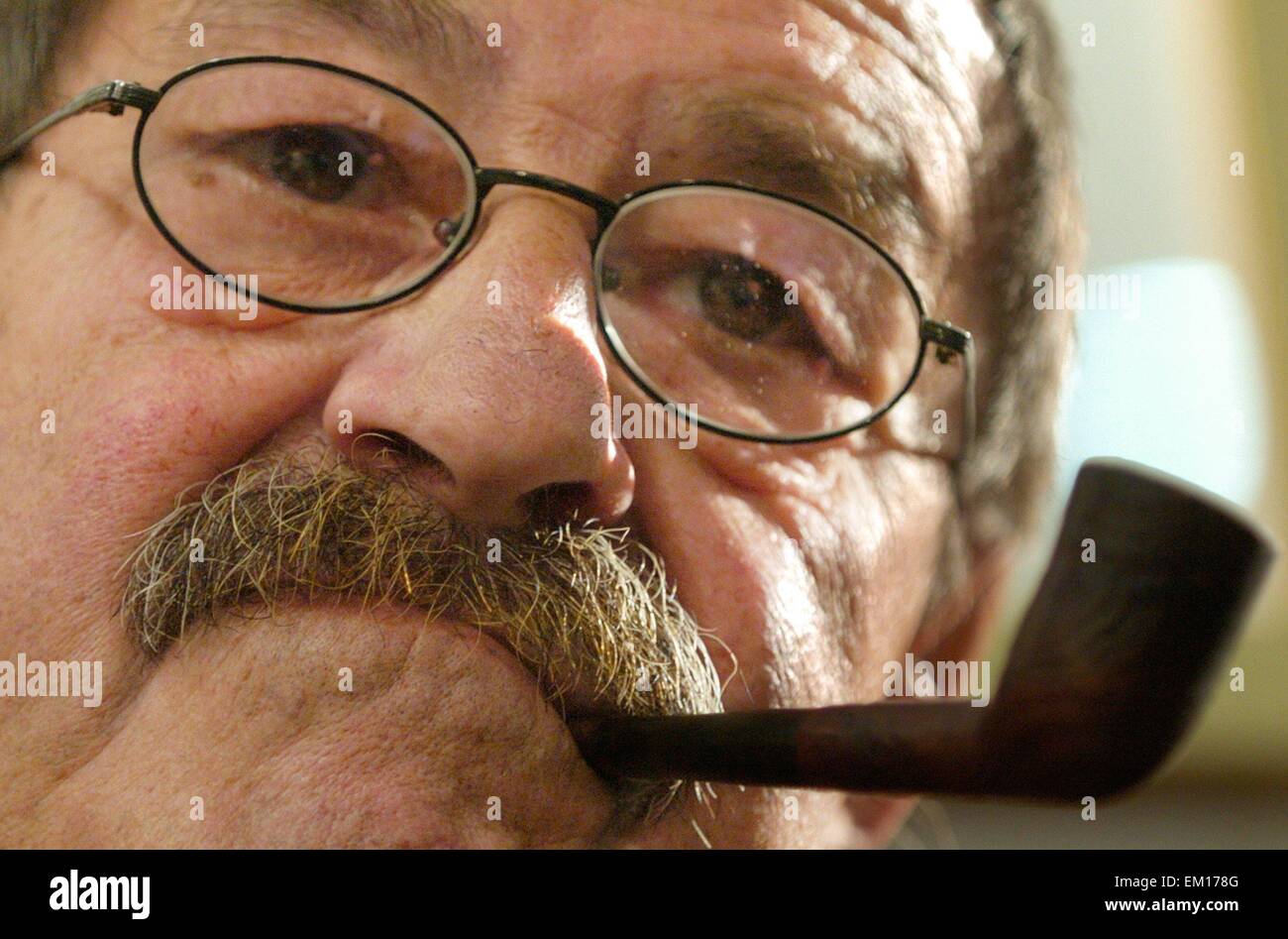 FILE - A file picture dated 09 October 2004 shows German Nobel Prize ...