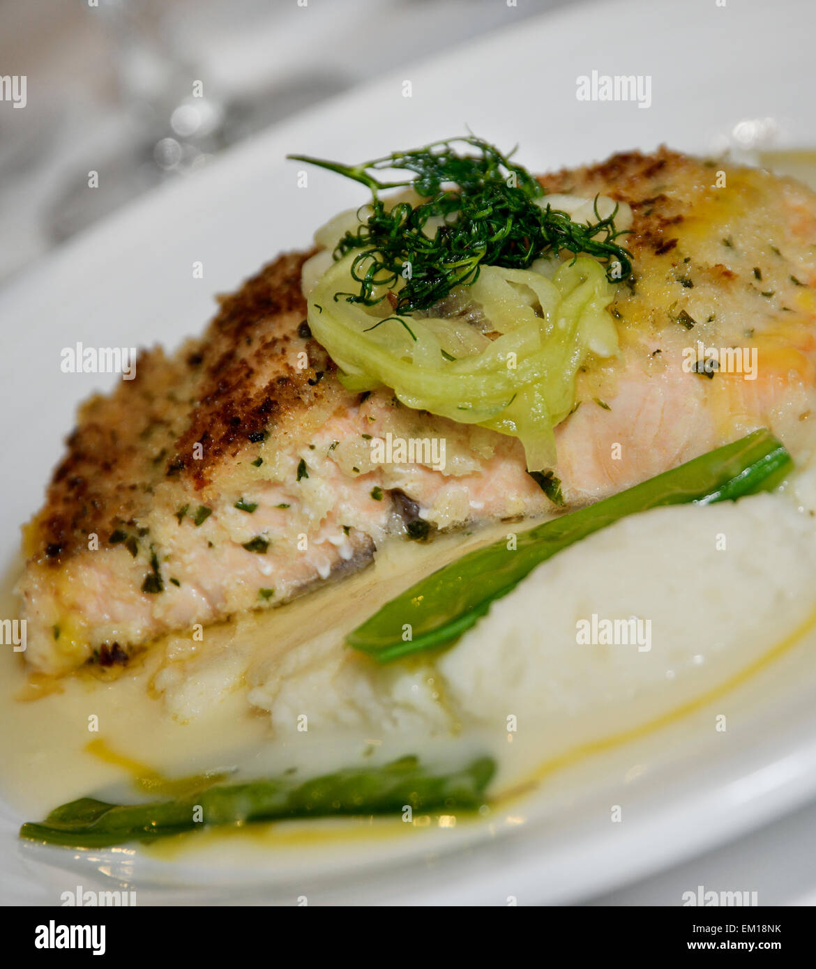 Fish mashed potatoes and peas hi-res stock photography and images - Alamy