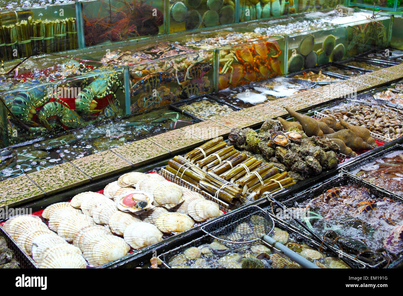 Seafood tank at market in Hong Kong Stock Photo - Alamy