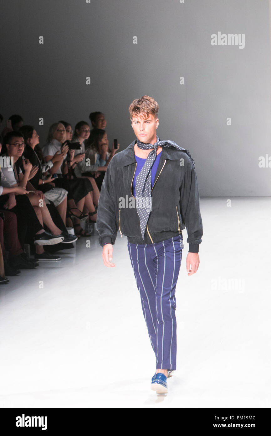 Male model catwalk hi-res stock photography and images - Alamy