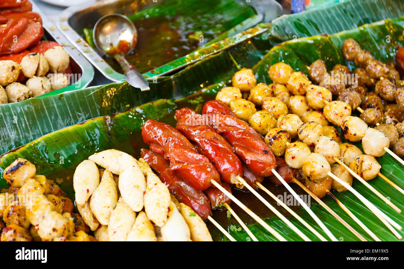 Food at street hi-res stock photography and images - Alamy