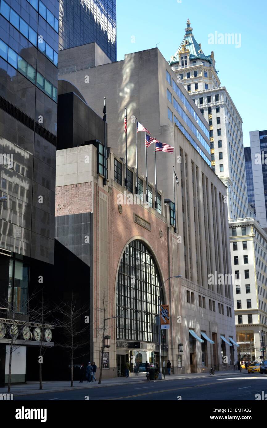 57th Street And 5th Avenue High Resolution Stock Photography and Images ...