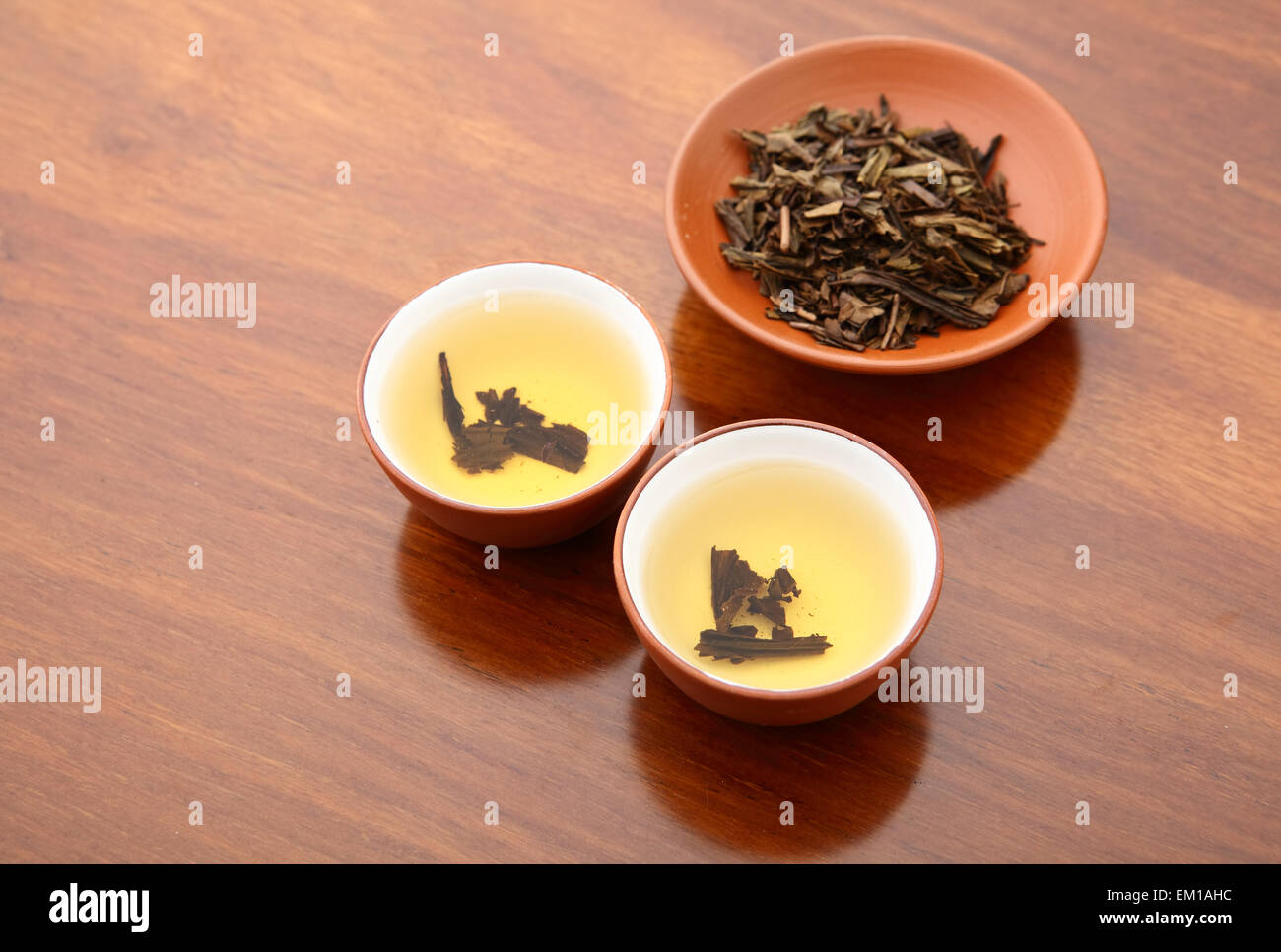 Chinese tea and dried leave Stock Photo - Alamy