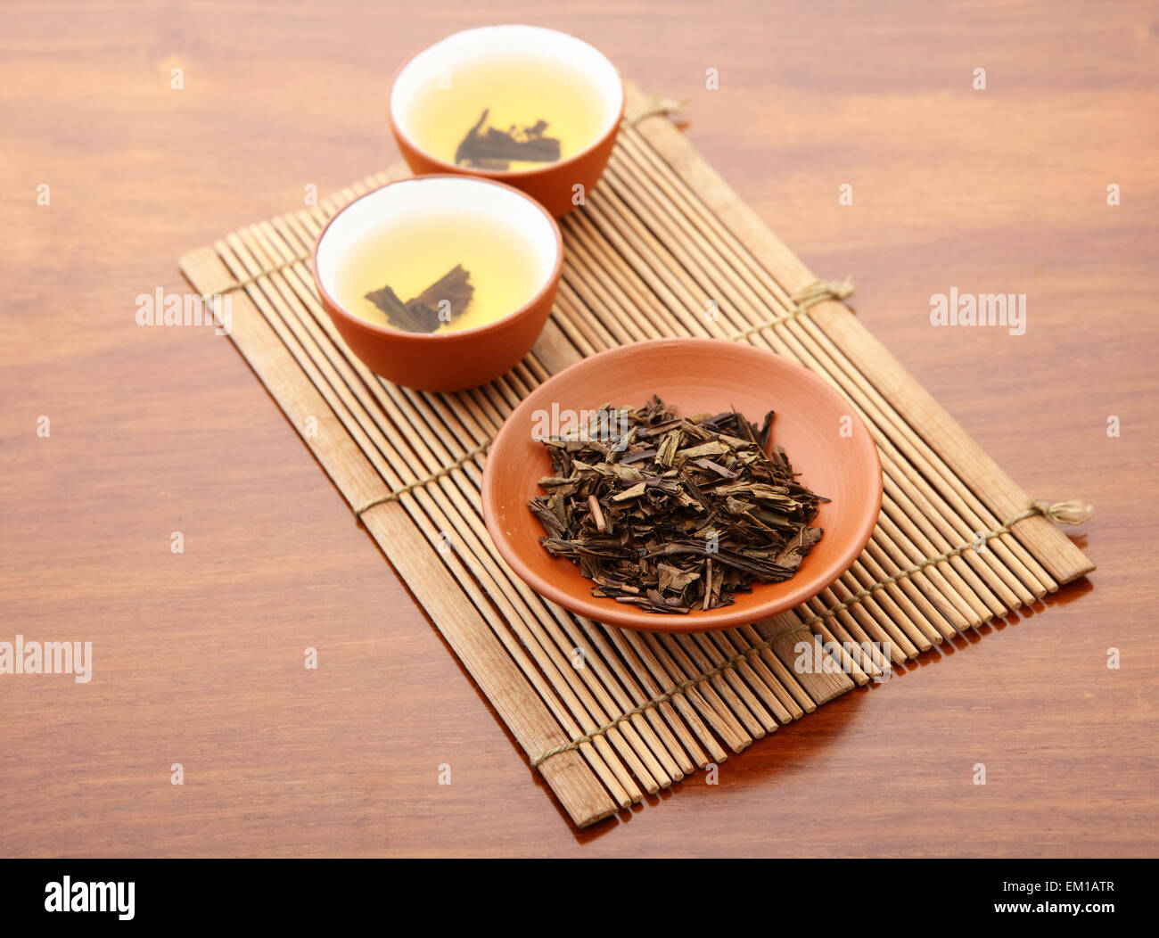 Chinese tea and dried leave Stock Photo - Alamy