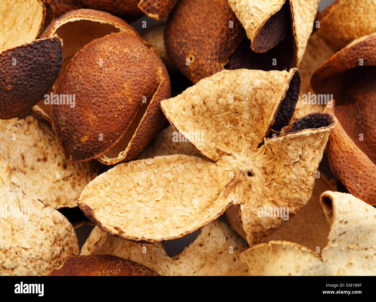 Heap of dried tangerine peel Stock Photo - Alamy
