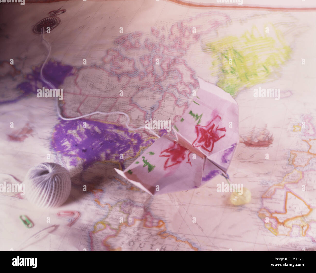 Map paper airplane hi-res stock photography and images - Alamy