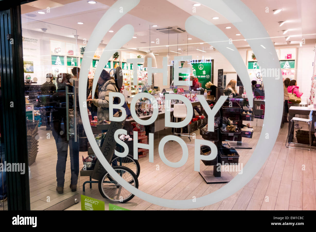 The body shop logo hi-res stock photography and images - Alamy