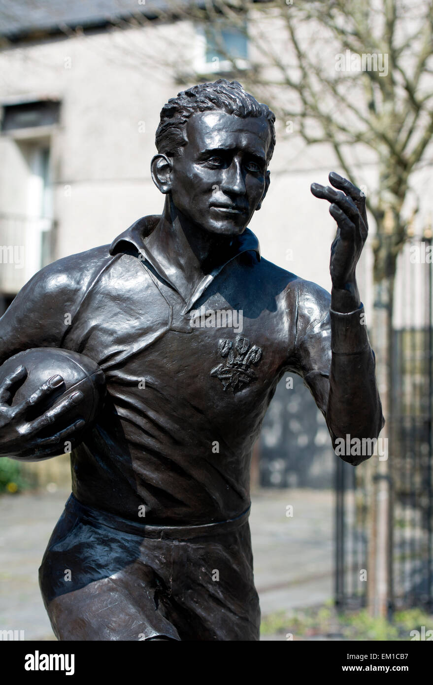 Ken jones statue welsh rugby hi-res stock photography and images - Alamy