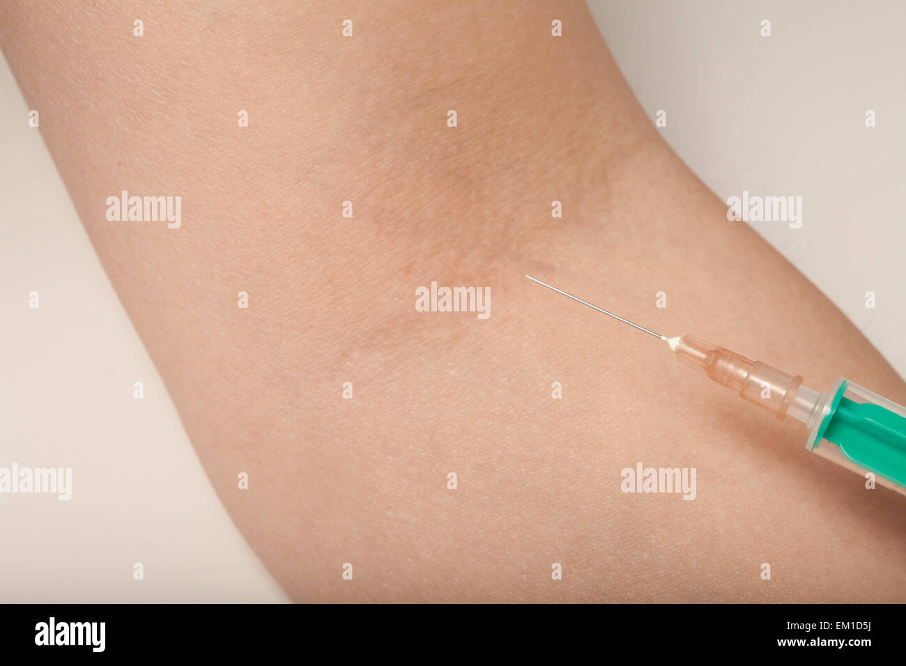 Injection cannula hi-res stock photography and images - Alamy