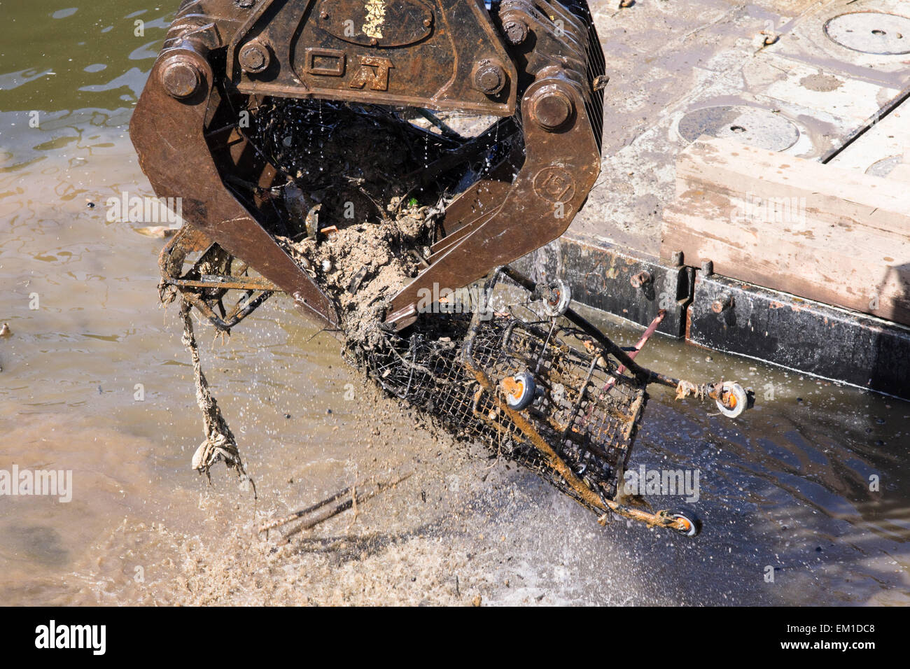 Destructor bridge hi-res stock photography and images - Alamy