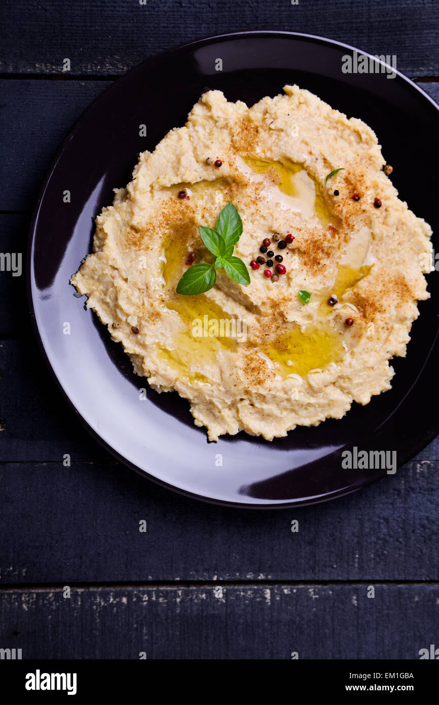 Close up of a plate of hummus Stock Photo - Alamy