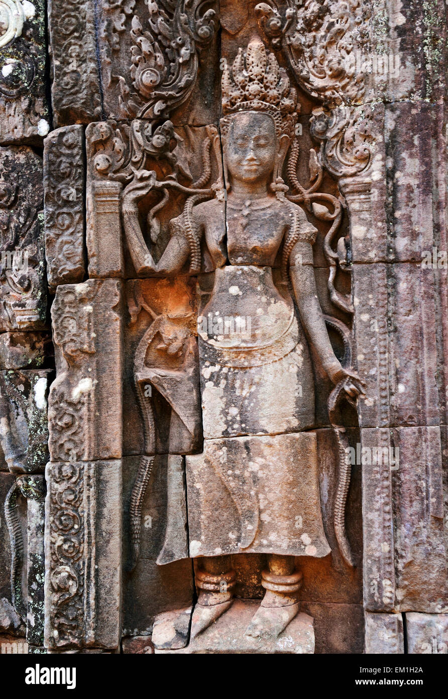 Apsara Dancers Stone Carving,all around on the wall at Angkor wat Stock ...