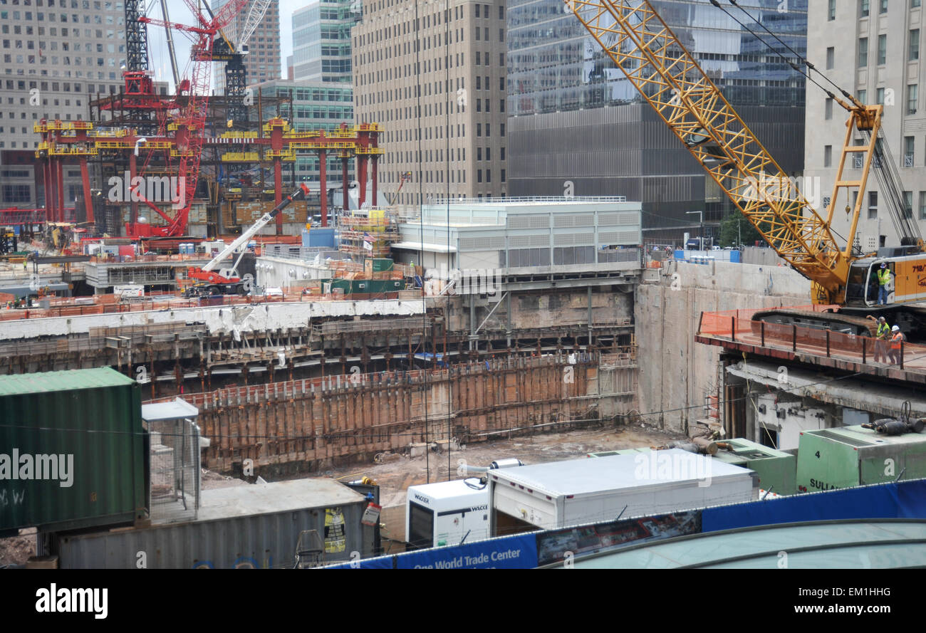 Rebuilding the World Trade Centre. Foundations under construction 2009 ...