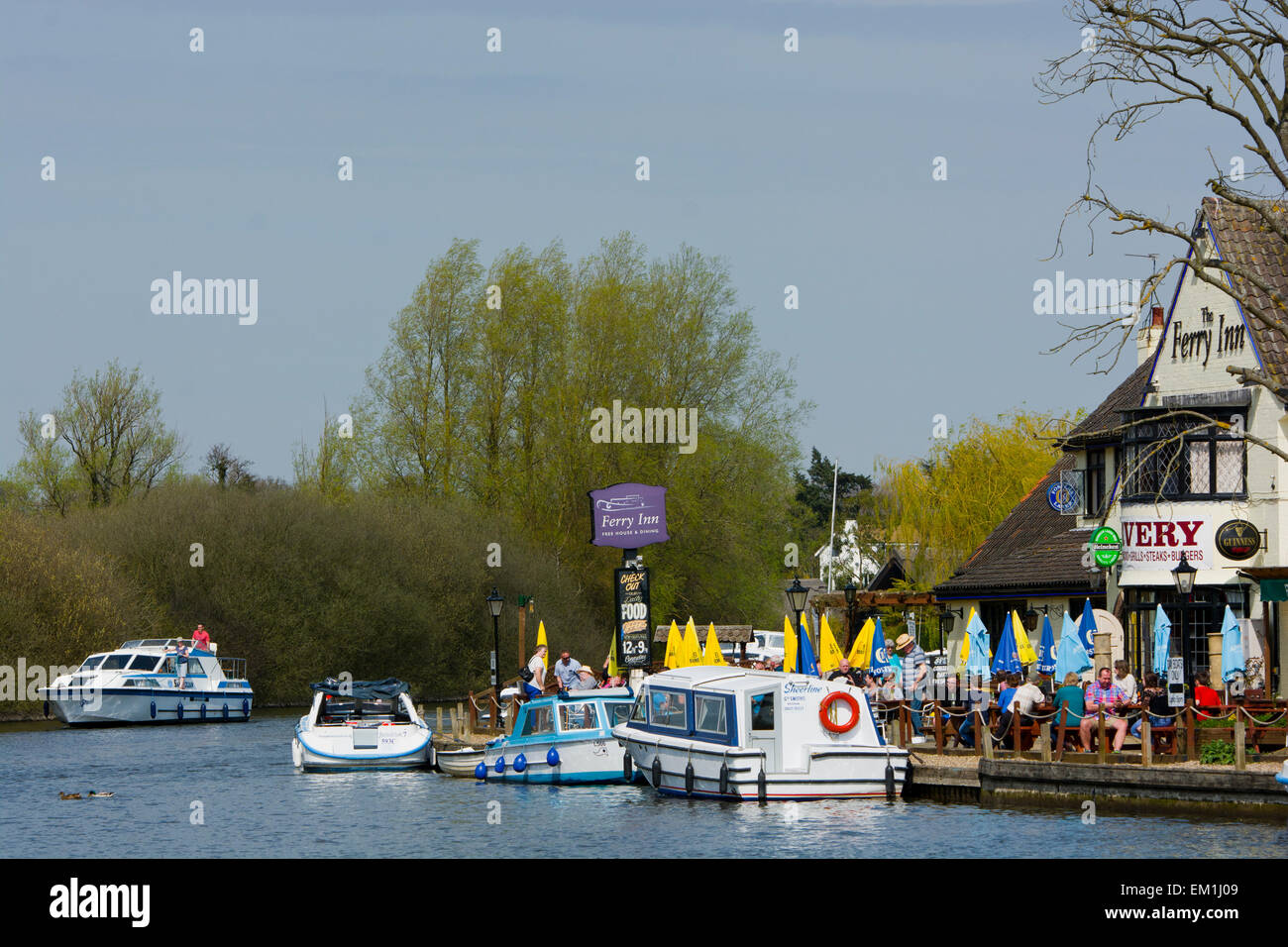 Ferry inn pub by the river public house Stock Photo - Alamy