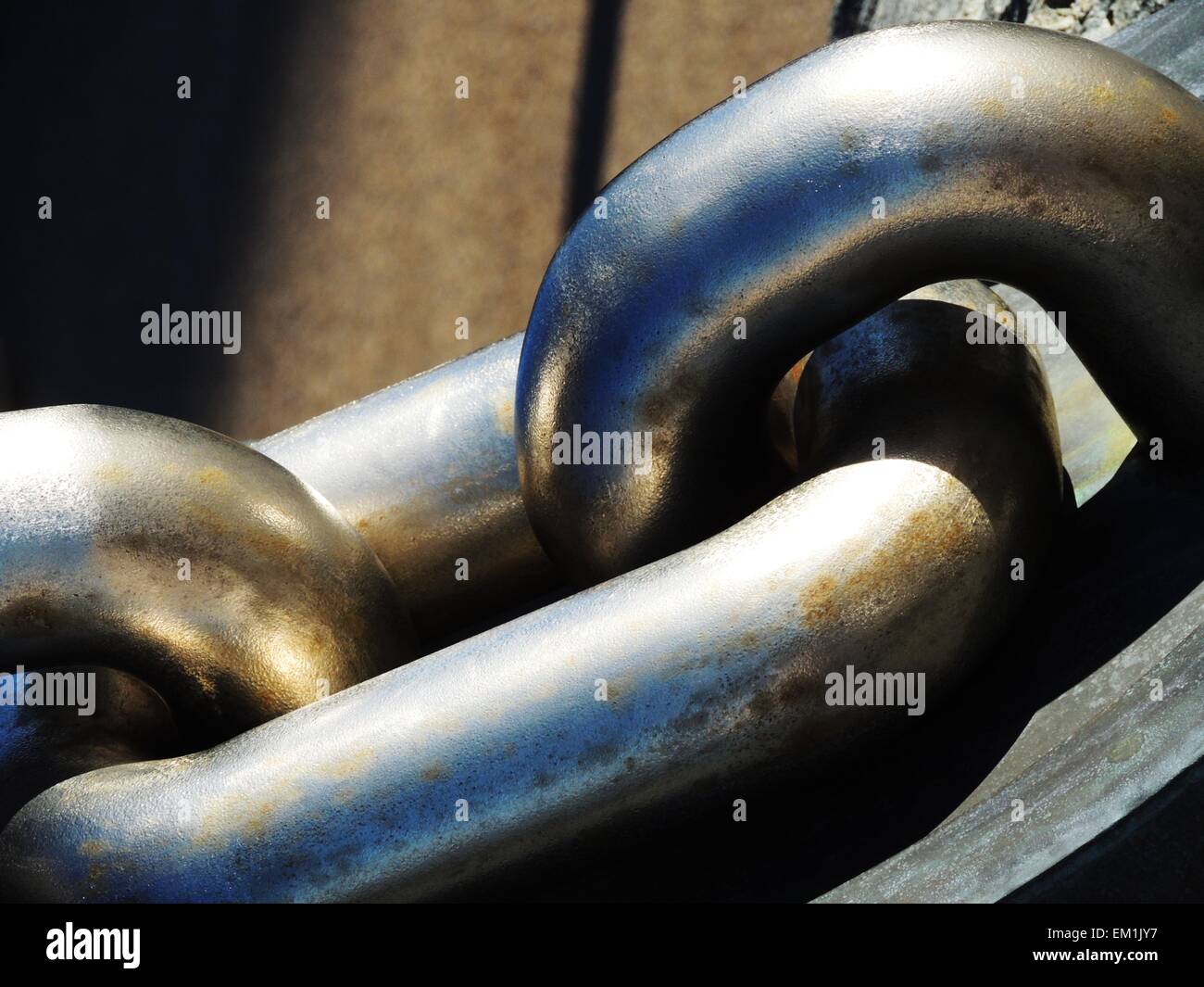 Steel chain links anchor hi-res stock photography and images - Alamy