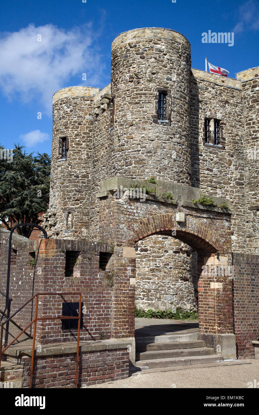 A Castle With The Flag Of England; Rye Sussex England Stock Photo - Alamy