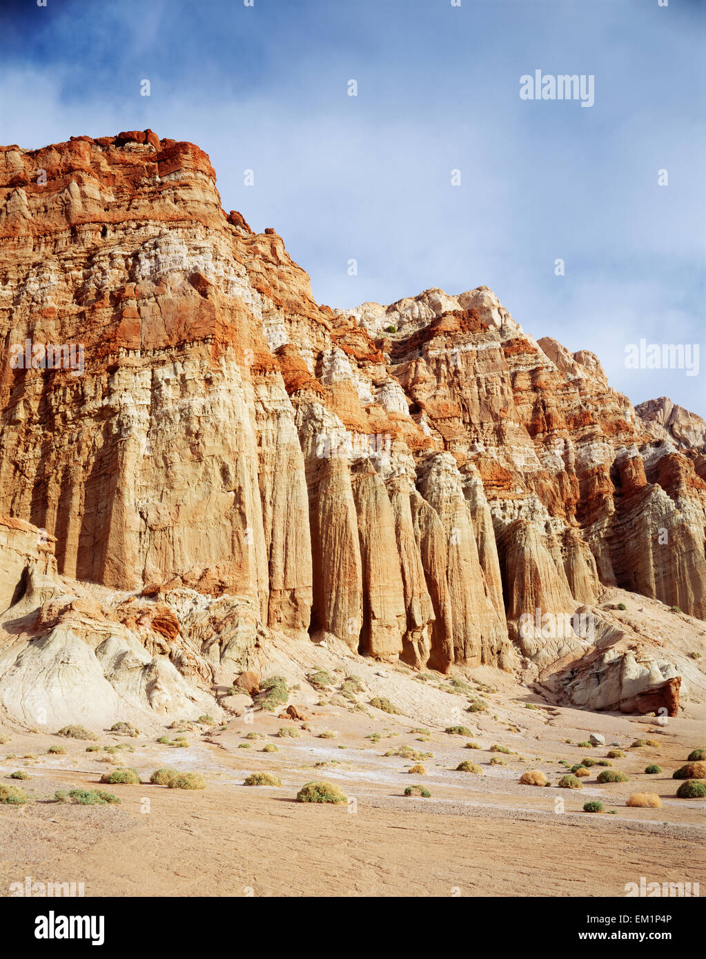 USA, Red Cliffs Desert Preserve; California, Red Rock Canyon State Park ...