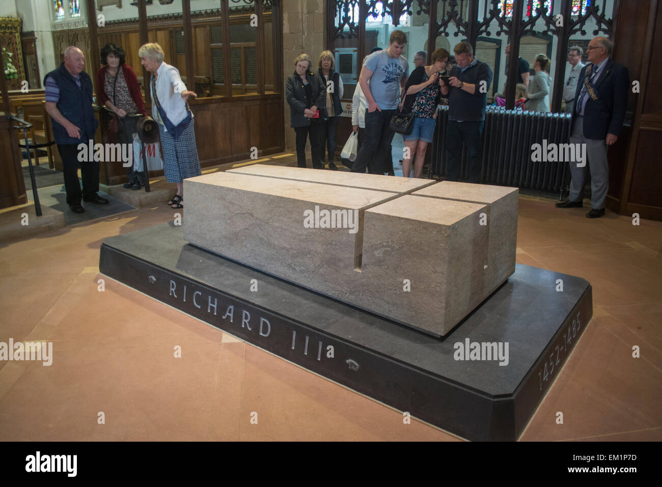Public view the reinterment Tomb of King Richard III at Leicester ...