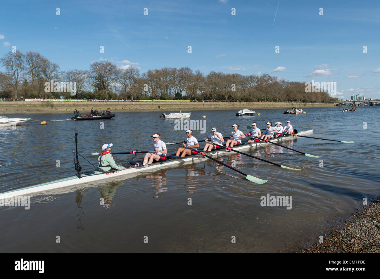 11.04.2015. Oxford University Women's Boat Club (OUWBC) [dark blue] and ...