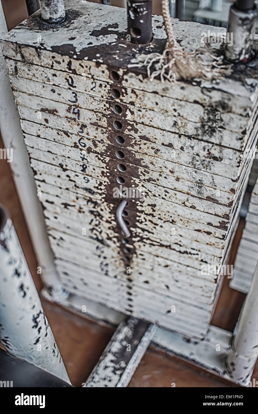 Old bodybuilding gym hi-res stock photography and images - Alamy