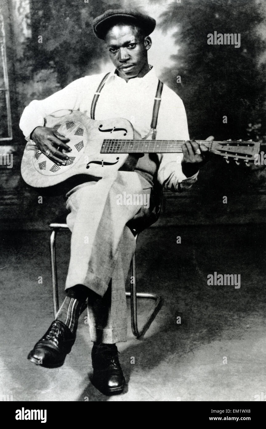 MEMPHIS WILLIE B (1911-1993) US Blues guitarist Stock Photo - Alamy