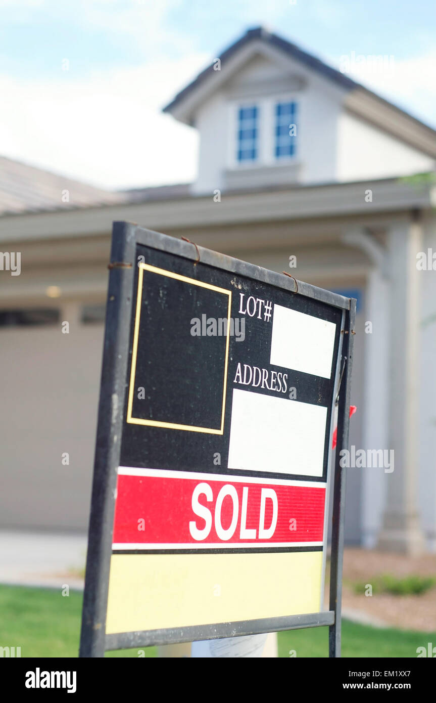 Real estate house sold hi-res stock photography and images - Alamy
