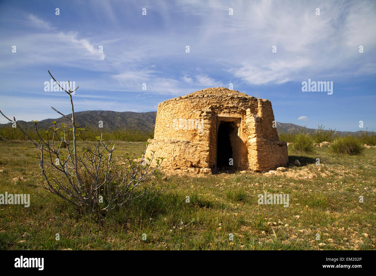 Shepherds stone hut hi-res stock photography and images - Alamy