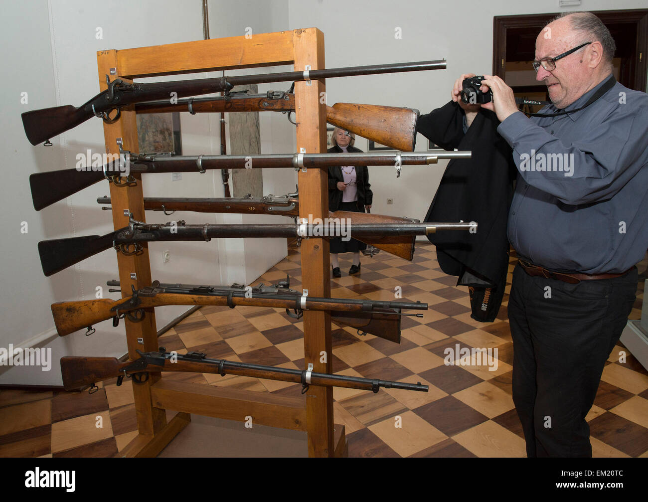 Military rifles hi-res stock photography and images - Alamy