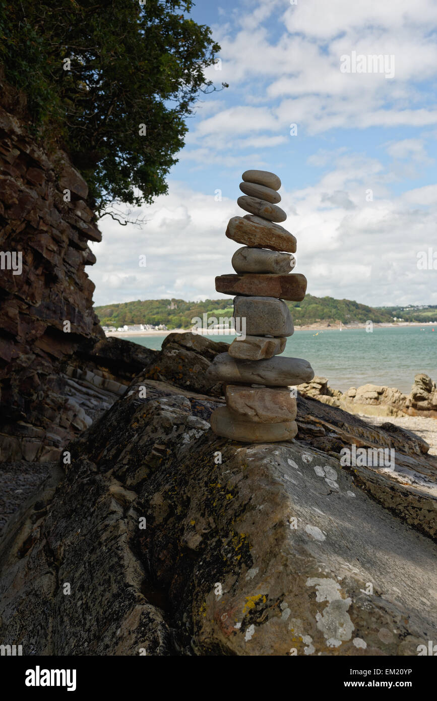 Stones piled hi-res stock photography and images - Alamy